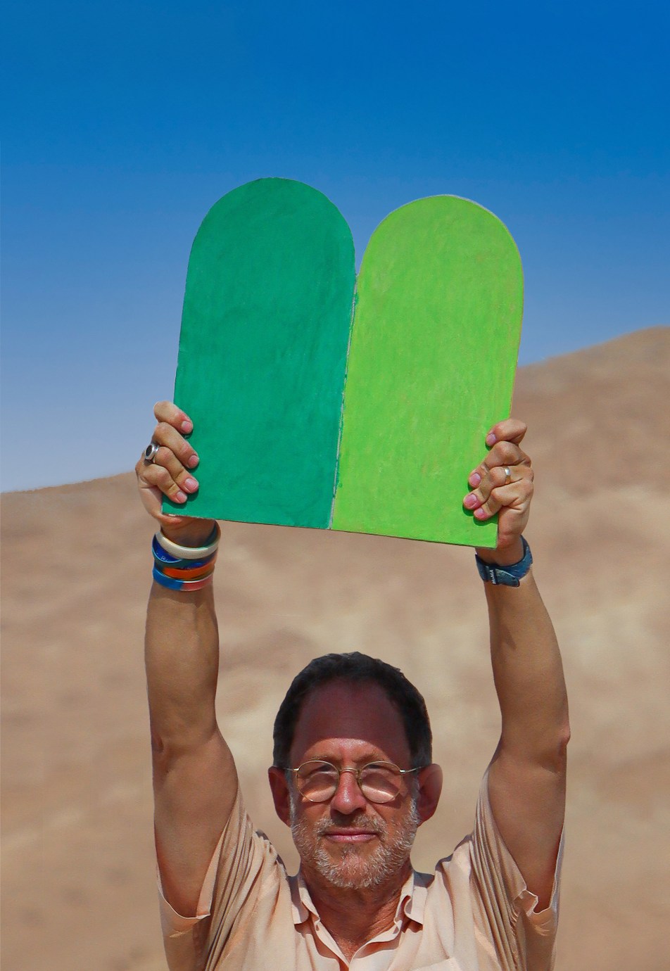 El creador de los nuevos 10 mandamientos – LEY DOMINICAL